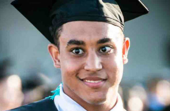 This autistic student asked for a ‘fist bump’ and a selfie. He got two ...