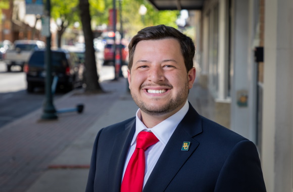 Condemning big govt., Baylor student government president slashes ...