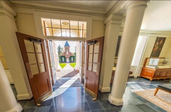 Washington and Lee University employs 1 administrator for every 3 ...