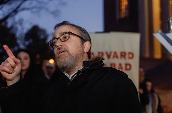 Rabbi: Harvard tells Jews to ‘hide’ menorah nights during Hanukkah ...