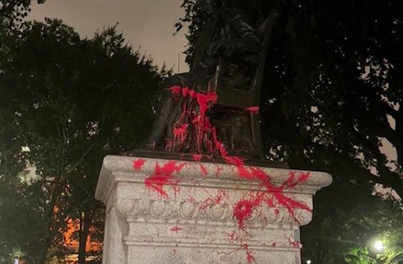 Ben Franklin statue at U. Pennsylvania defaced by pro-Hamas activists ...