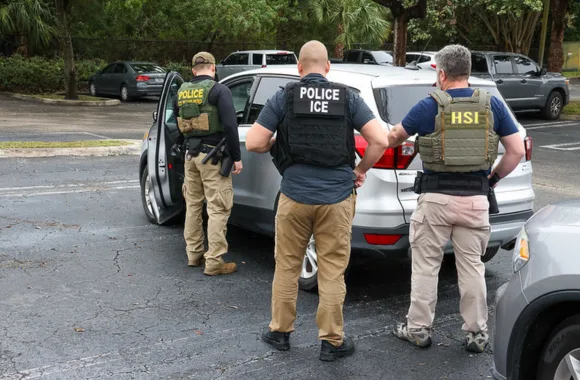 Loyola student newspaper creates ICE tracker, says immigration ...